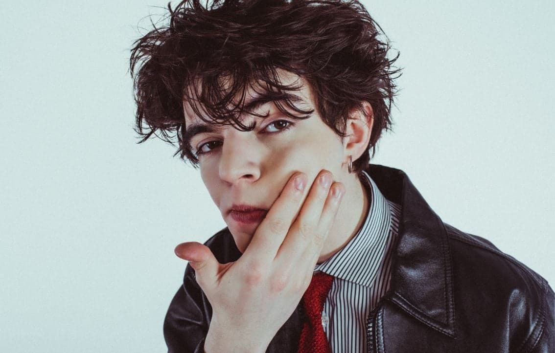 Sam Sauvage : la révélation française qui réinvente la pop | Voix du ...